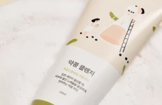 Смягчающая пенка-скраб для умывания с экстрактом соевых бобов Round Lab ...